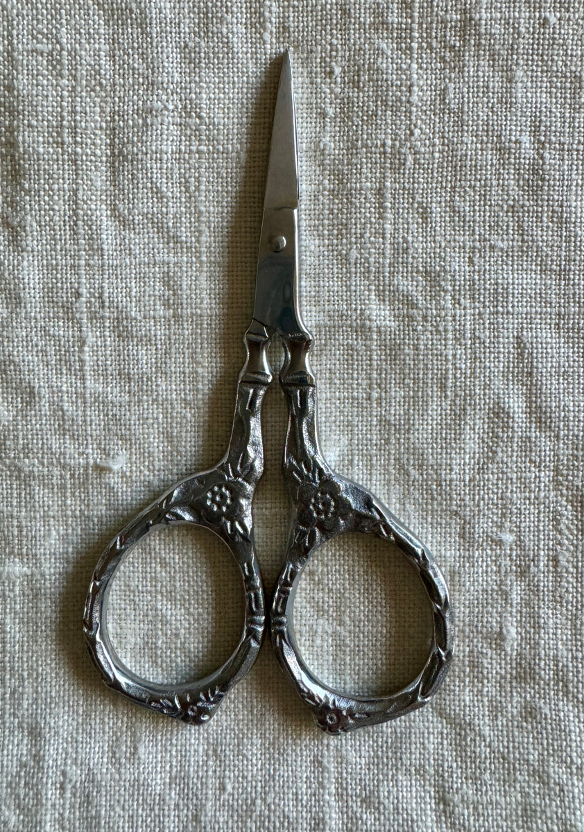 Tudor Rose Scissors – Noma Knits